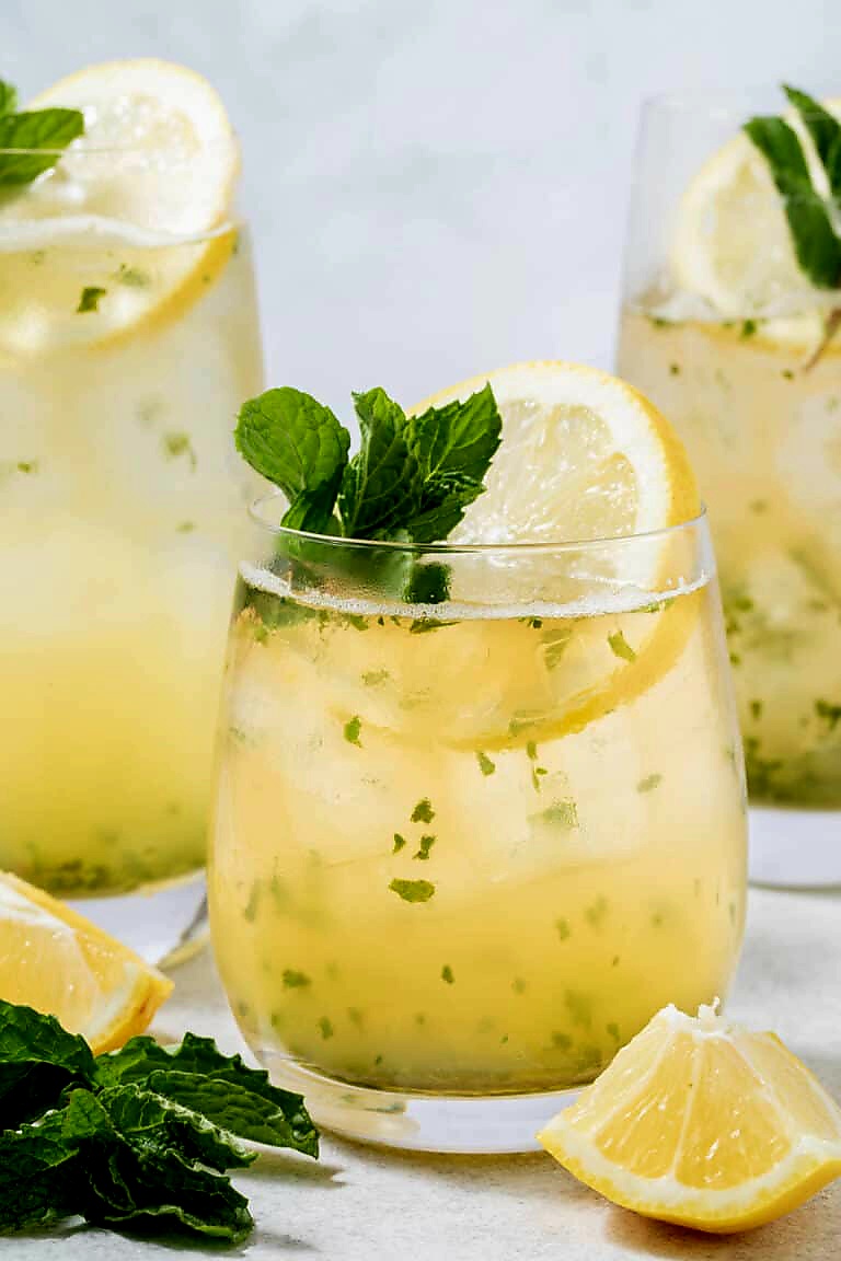 Iced Green Tea with Lemon and Cucumbers - Vegan Muscle Fuel
